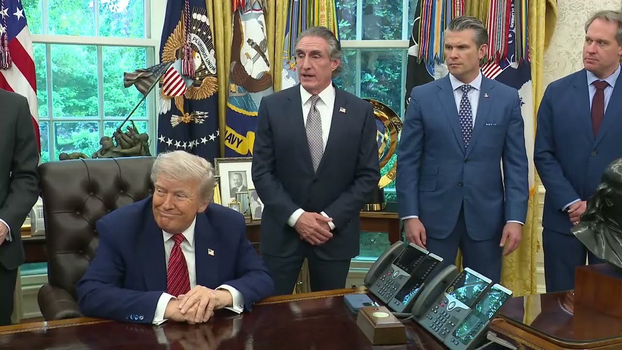 President Trump meets with wounded veterans in the Oval Office for ...