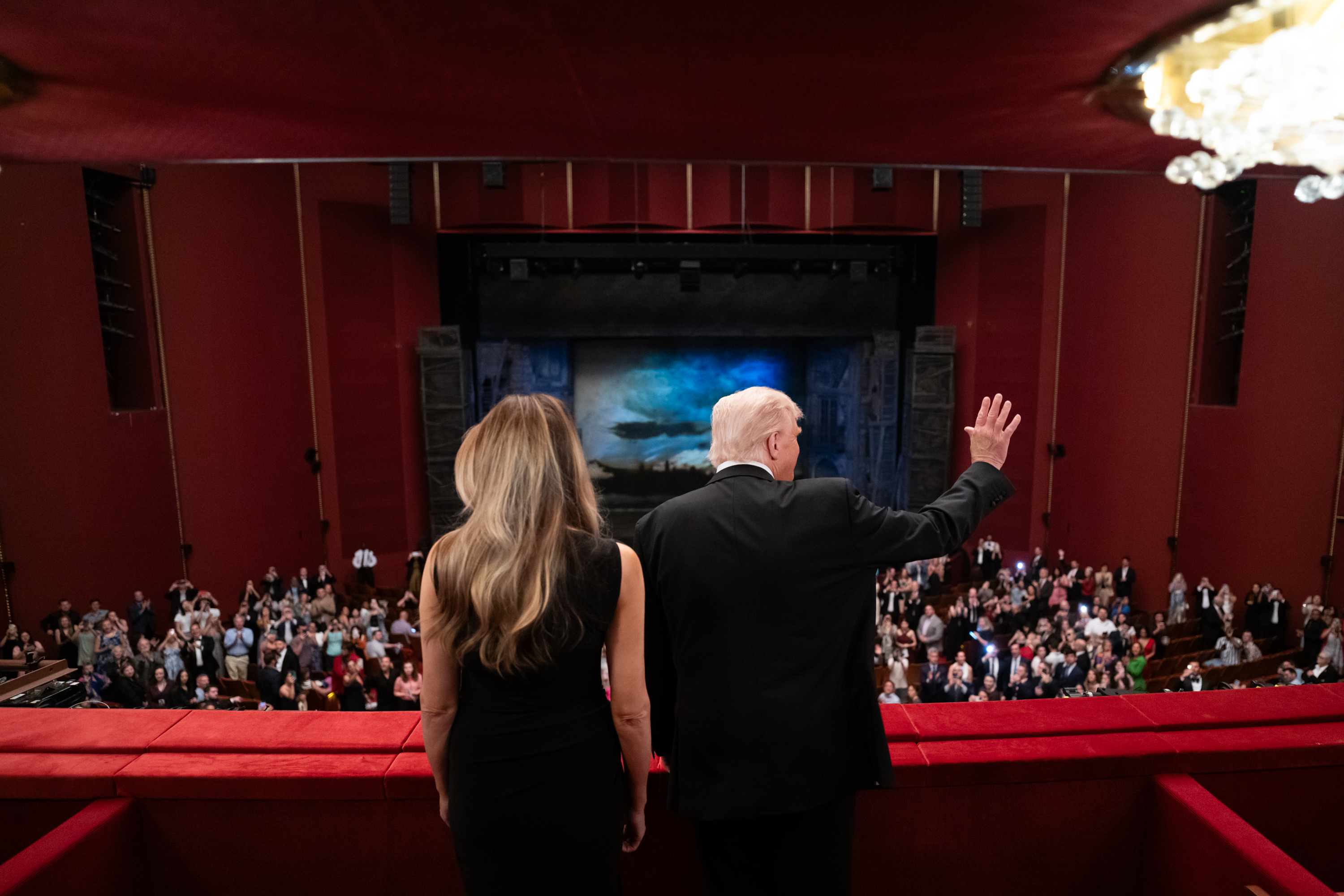 President Trump, First Lady Met with Standing Ovation at Kennedy Center ...