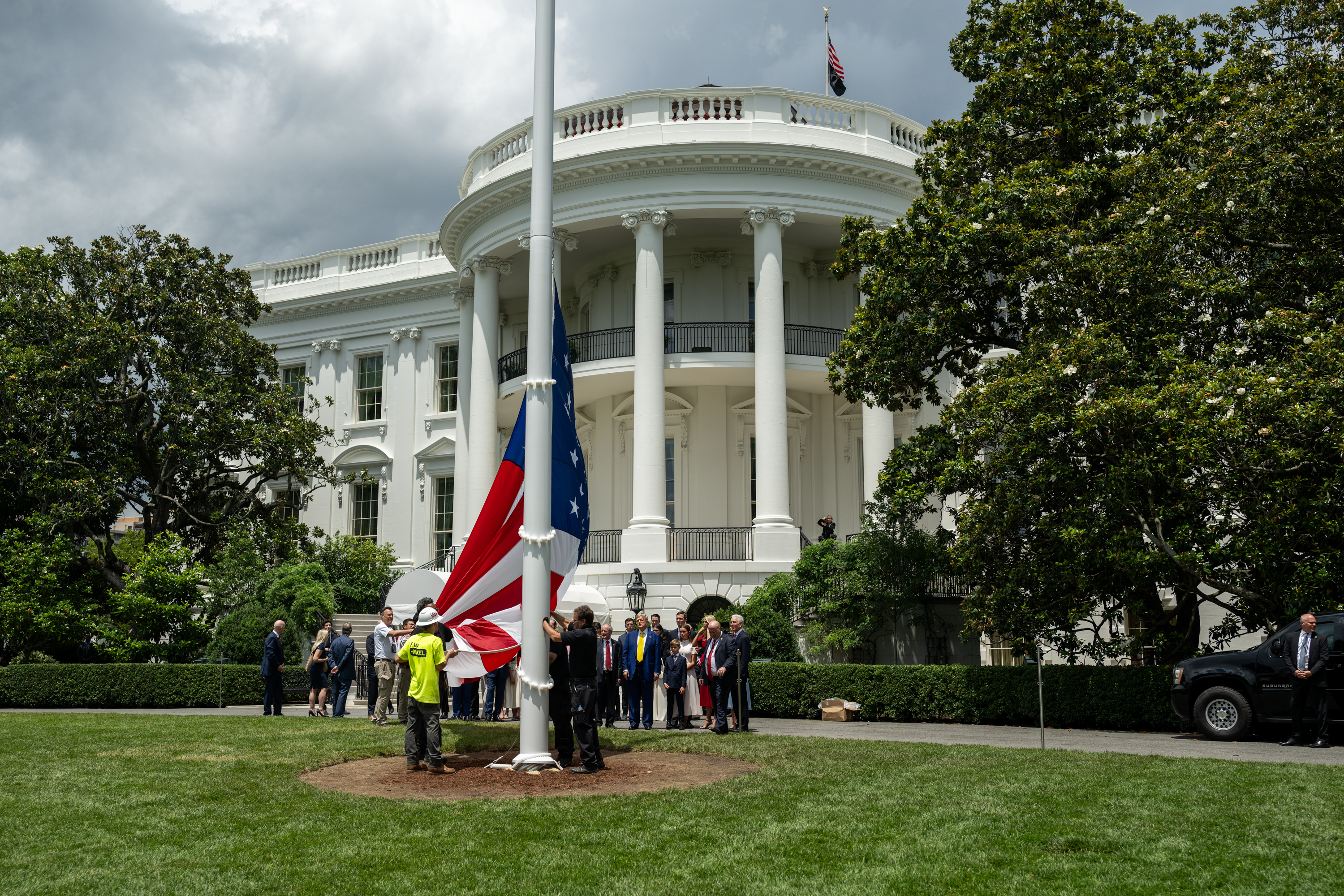President Trump Raises New American Flag on South Lawn of the White ...