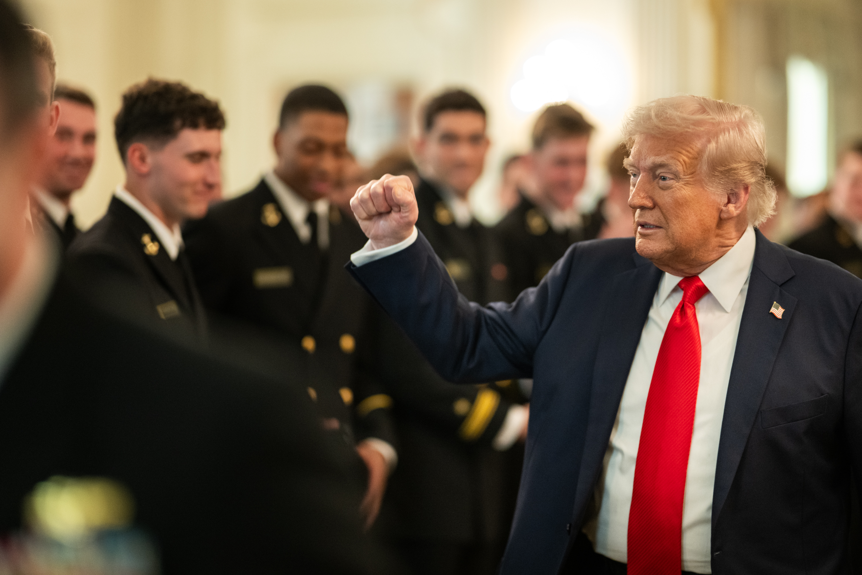 President Trump greets members of the Navy Midshipmen football team ...