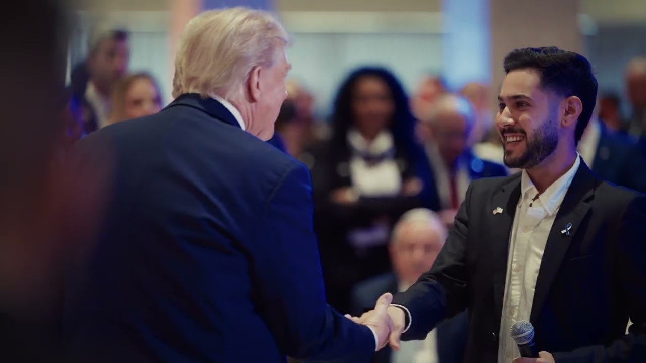 HISTORIC MOMENT. President Trump signs the Gaza Peace Plan for peace in ...