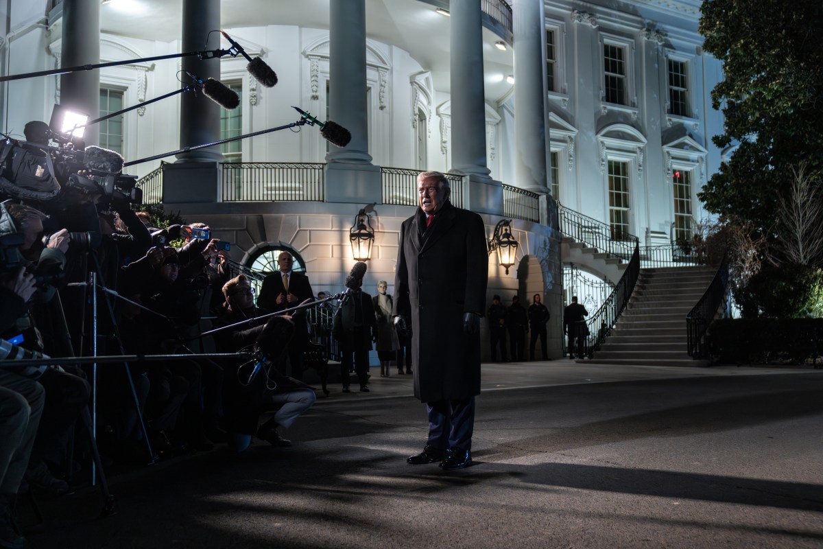 President Donald Trump boards Marine One on the South Lawn of the White ...